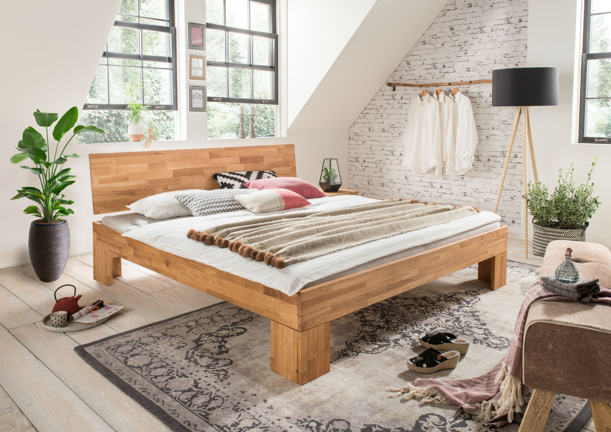 Schlafzimmer Bett Modern Zen Kernbuche mit Flat Kopfteil von Lars ...